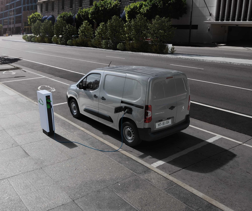 PEUGEOT PARTNER: the utility van for business users